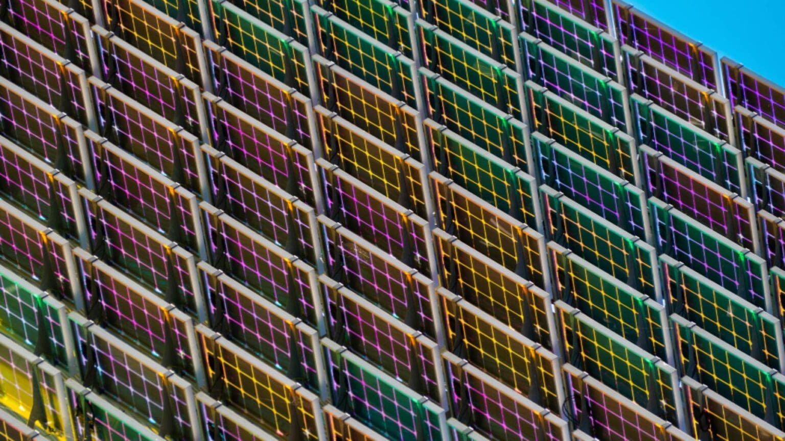 Forget about silicon or perovskite — Glass solar panels produce up to ...